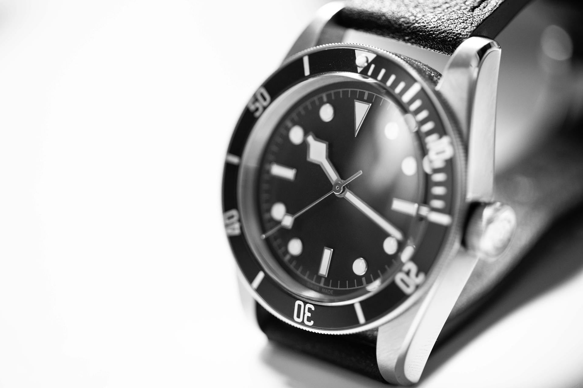 How to Pair Sterling Silver Chains with Diver and Dress Watches
